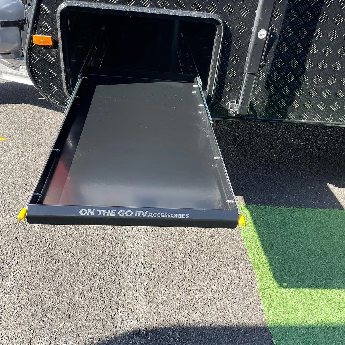 On the Go RV DS475 Tunnel Boot Slide – Award RV Superstore